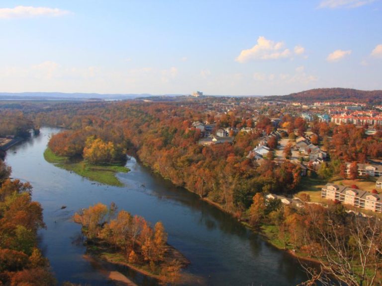 The Most Beautiful Places To See The Fall Colors In Branson